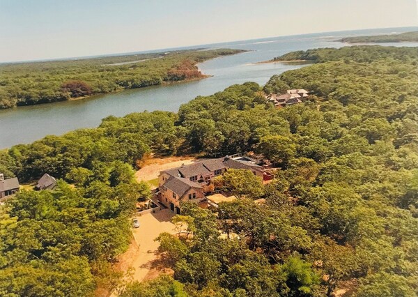 Brand New Spacious Luxury Home On Edgartown Great Pond With Pool And Spa - Massachusetts