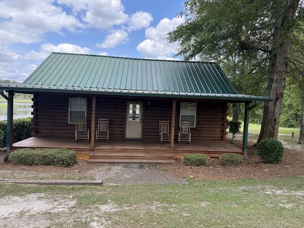 Charming 2-bedroom Cabin With Ac And Wifi In Delightful Twin City, Ga. - George L Smith State Park, Twin City
