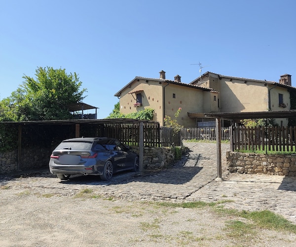 In The Tuscan Countryside, 5 Km From San Gimignano. Near Florence Siena Volterra - Poggibonsi