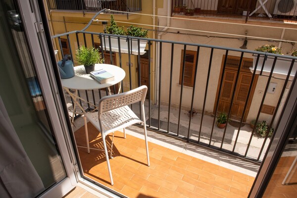 Giulia's Place, Cozy Little House In The Heart Of Castellammare Del Golfo. - Scopello, Italy