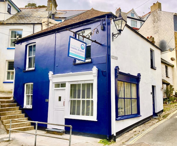 Prospect Cottage - Sleeps 8 Guests  In 3 Bedrooms - Looe
