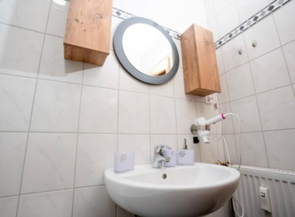 Livemore24 - Apartment 1 In Duisburg 24/7 Check-in - Duisburg