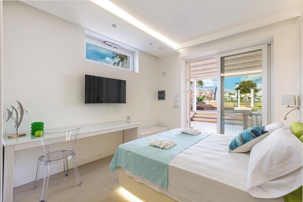 Marelux Tripla Luxury Con Jacuzzi E Patio - Torre Lapillo