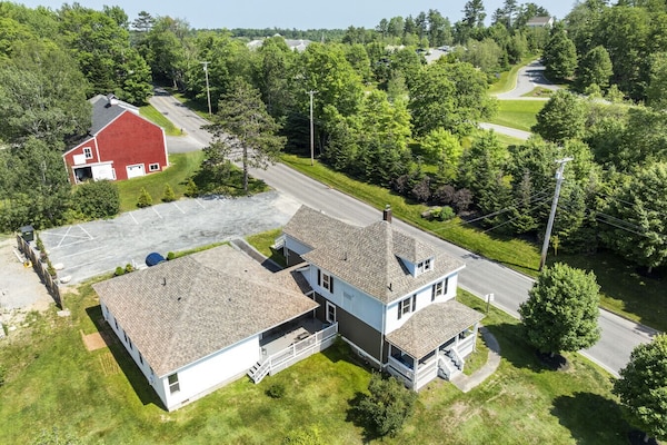 Whale's Tail By Rocky Coast Rentals - Boothbay Harbor, ME
