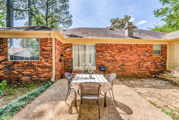 Near Dining, Shopping, Parks! Tranquil Fox Trails - Germantown