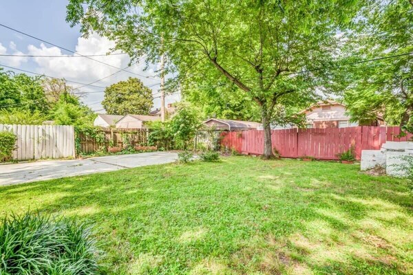 Near Shopping & Dining- Magic In Midtown- Unit A - Memphis, TN