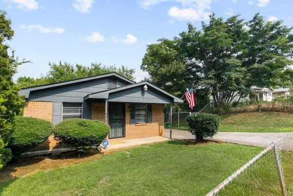 5 Mins From Uptown & Near Airport- Norwood Nest - Birmingham, AL
