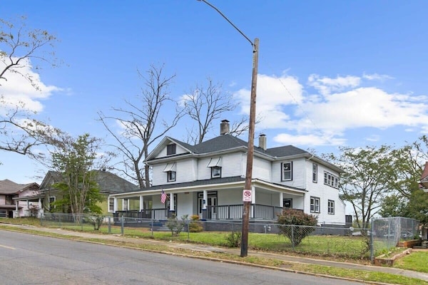 1 Mile To Bham Crossplex & Near Legion Field - Birmingham, AL