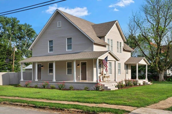 Charming Home Blissful On Bradley - Huntsville, AL