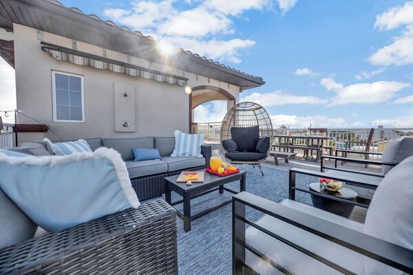 Oceanview Rooftop Patio Overlooking Flagler Beach W Firepit, Game Room, Bikes - Flagler Beach, FL