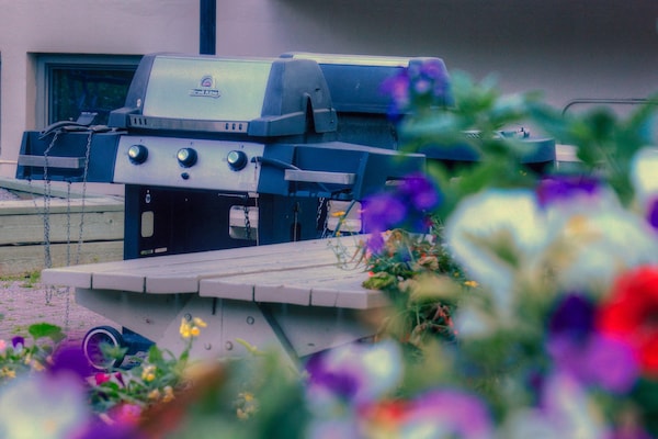 Quiet + Cozy Rockies Condo | Rundle View Balcony! - 알버타