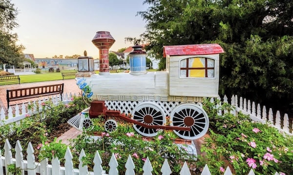 Ultimate Getaway | Explore Katy & Houston In Style - Katy, TX