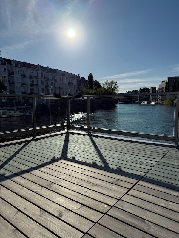 Nido Stilvoll Entspannen Auf Berlins Exklusivstem Und Naturnahem Hausboot. - Hennigsdorf