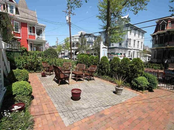 Beach Block With A Water View 2 Bedroom Condo On Jackson Street With Parking - Cape May
