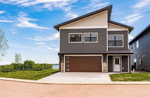 Riverwest Trails End Chalet -New-base Spirit Mtn - 20% Off Bike Rentals - Duluth, MN