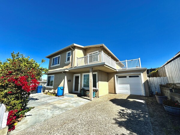 Spacious 4b2b Home + 2 Free Aquarium Tickets Perfect Holiday Getaway In Seaside! - Monterey, CA