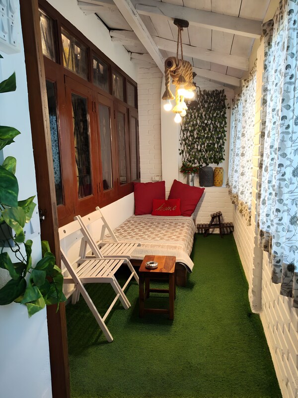 Esthétiique Nainital- 2 Bedroom Serene Lake Facing Bed & Breakfast Nainital - Nainital
