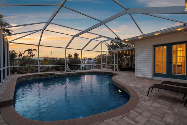 Dolphin Cabin! Available For Summer! Screened Pool, Dock & More! - Bradenton, FL