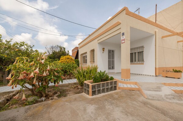 Casa De Vacaciones 'Teresa Deltebre' Con Terraza Privada, Wi-fi Y Aire Acondicionado - Deltebre