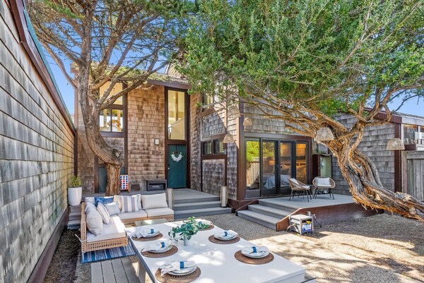 Pacific Oasis | An Oceanfront Escape - Moss Landing, CA
