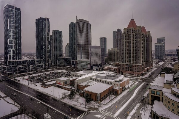 Executive 2 Bedroom 2 Bath 1 Park Condo Square One|toronto Airport Yyz 15 Minute - Toronto