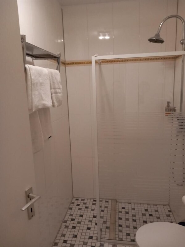 Hotel Hafez-budget Doppelzimmer Ohne Balkon - Bad Salzuflen