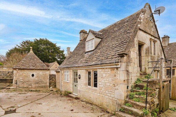 Courtside Cottage For Couples, No Deposit - Painswick