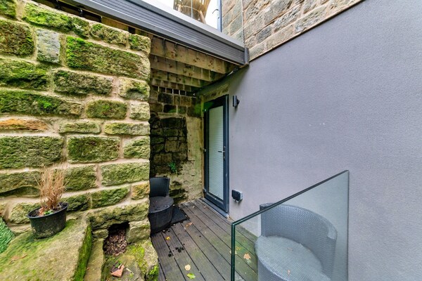 Boiler House In Calder Valley With Scenic Views - 赫布登布里奇