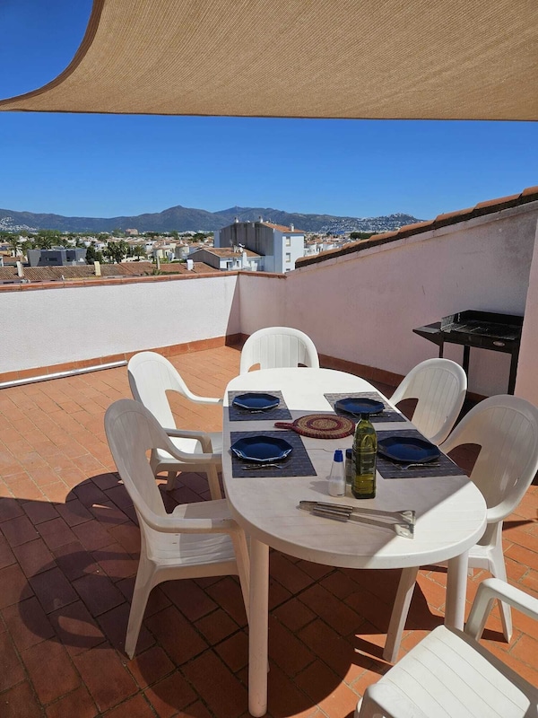 Apartment With Canal View - Sant Pere Pescador
