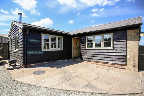 Charming 2-bedroom Cottage With Garden, No Deposit - Stokesay Castle
