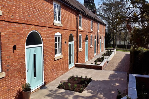 Charming Cottage In Breedon-on-the-hill, No Deposit - East Midlands Airport (EMA)