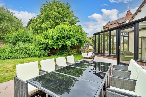 Cottage In Bridgnorth With Hot Tub & Garden - Shropshire