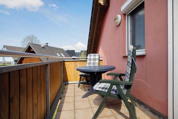 Apartment 'Hs20og Mit Müritzblick' With Private Terrace And Wi-fi - Waren
