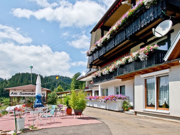 Ferienwohnung 'Larissa, 40qm' Mit Gemeinschaftsterrasse, Balkon Und Wi-fi - Zuflucht