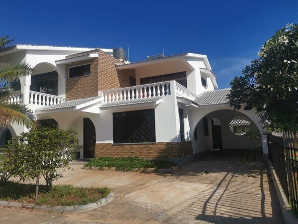 House Numba Tatu  Your Tropical Home Away From Home!\ntours, Beaches & Good Vibes - Mombasa