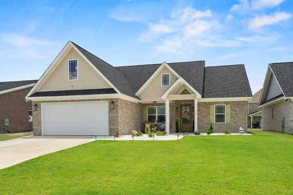 Quiet, Clean & Spacious 4bd Near I-95 & Hospital With Wifi - Darlington, SC