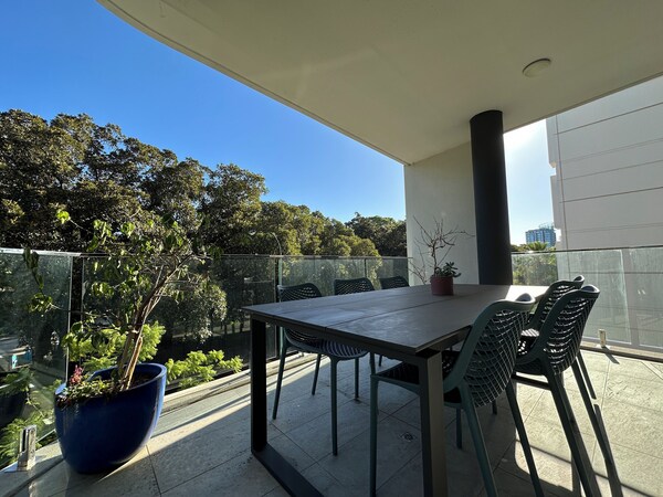 Stylish 2-br Apartment In The Heart Of South Perth - South Perth