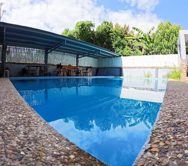 Chic Twin Room In Coron Hotel With Breakfast And Pool - Corón