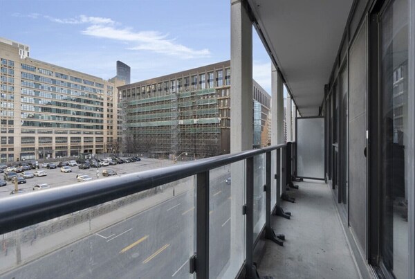 The York - Walking Distance To City Centre - Mississauga
