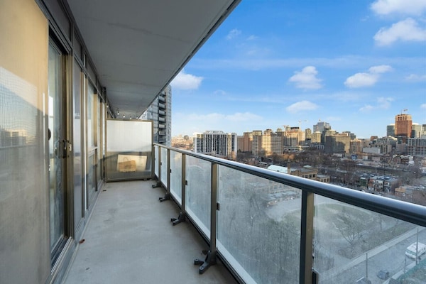 Windsor Stays - 5 Min To Eaton Centre / Sanofi Square - Richmond Station - Toronto