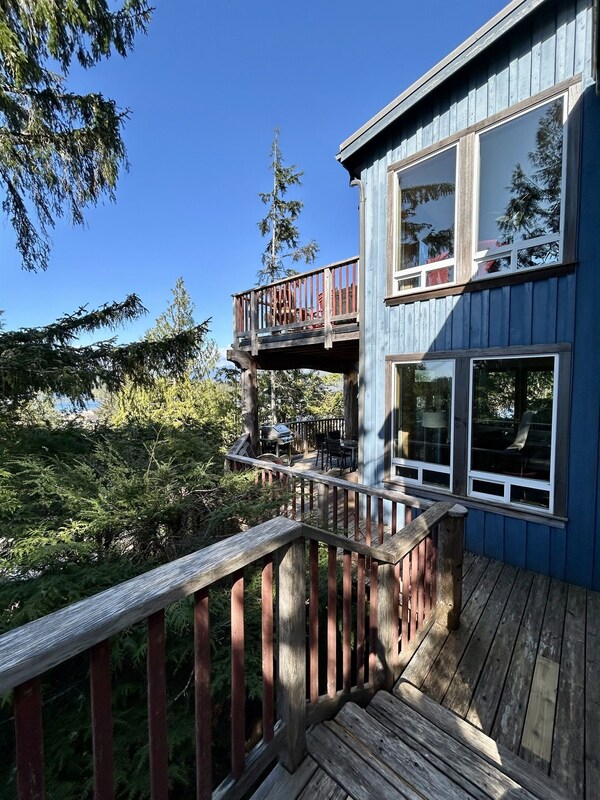 Raven's Treehouse-d.t, Tonquin, Mountain/ocean View - Tofino