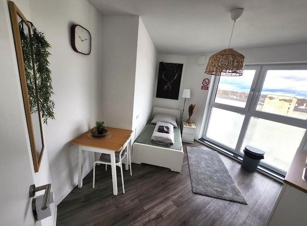 Business Apartment Mit Wifi, Aufzug & Kostenlos Parken - Augsburg