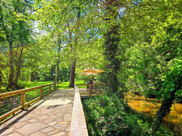 Historic Epperly Mill On Dodd Creek-1 Mile From Floyd With 1 Acre Serene Setting - Floyd, VA