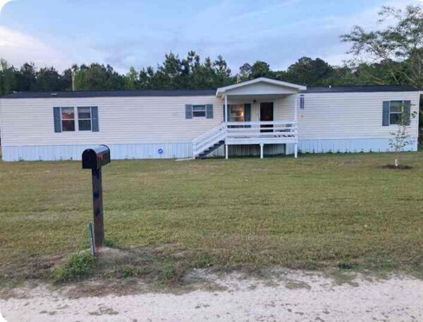 No Cleaning Fee 3br ~ Sleeps 10 ~Near Santee Lakes - South Carolina