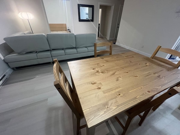 Vaste 3.5, Haut Plafond Rénové ! - Levis