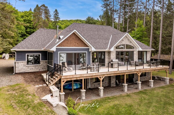 Beautiful 5 Bed 3 Bath Cottage On Lake Of Bays - Ontario 60