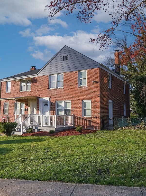 Jazzy Suite & Kindred Retreat /Swing Into Style, Stay Awhile - Towson, MD