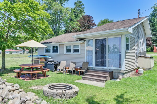 Lakefront Gem W/ Watercrafts & Dock In Coldwater! - Coldwater, MI