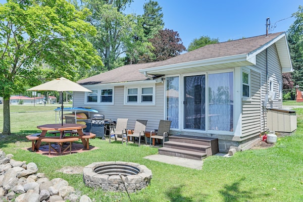 Lakefront Gem W/ Watercrafts & Dock In Coldwater! - Coldwater, MI