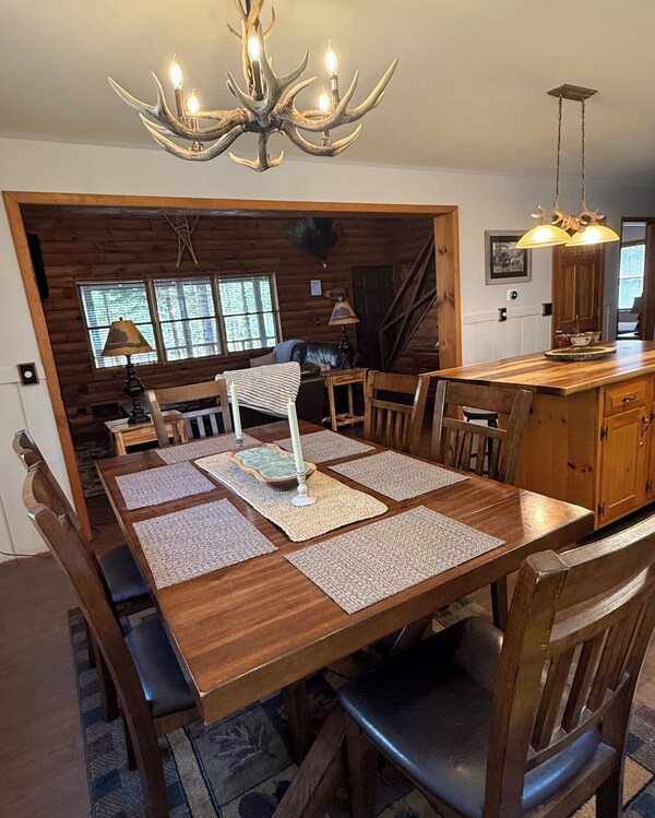 3 Bedroom, 2 Bath Secluded Old Forge Log Cabin - Old Forge, NY